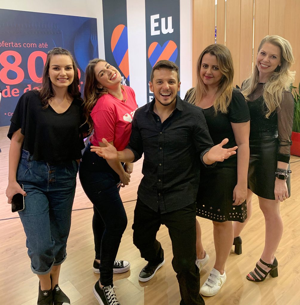 Canal Shoptime comemora ação de Black Friday com renomados ...