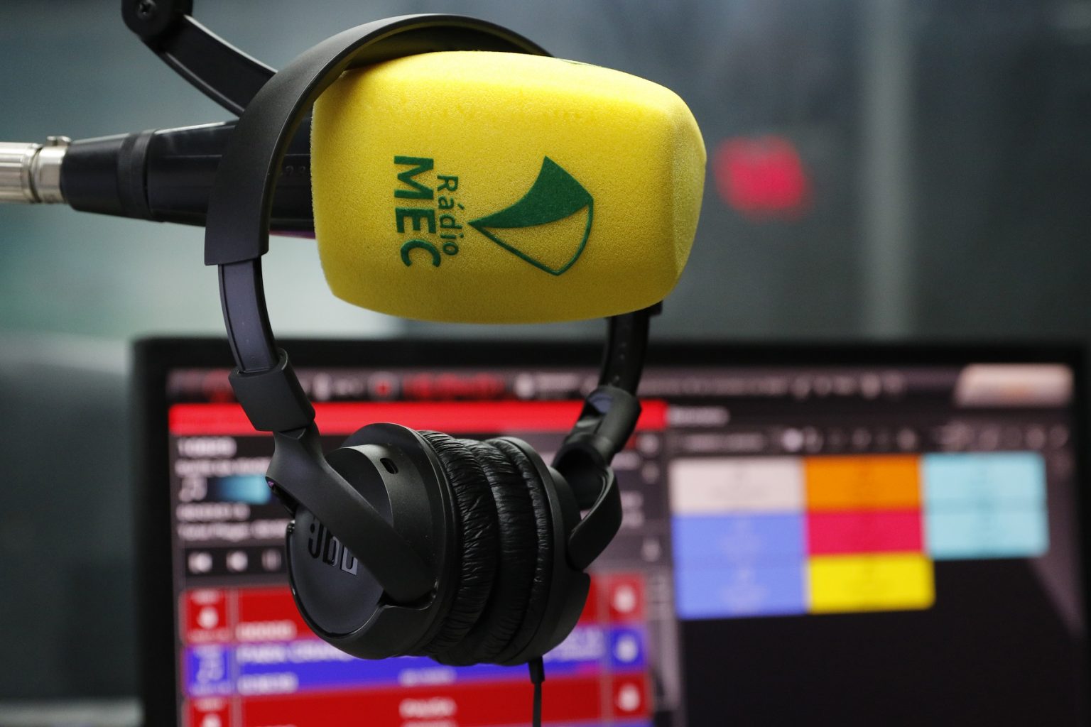 Rádio MEC FM apresenta conteúdos especiais para comemorar 39 anos ...