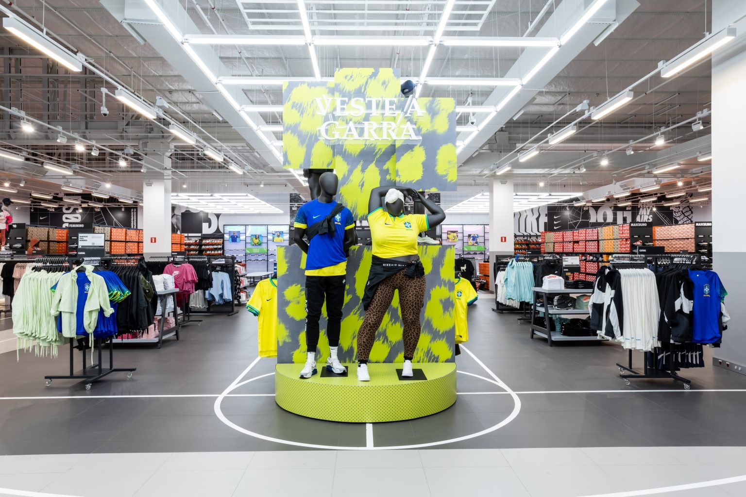 Nike inaugura nova loja no shopping Aricanduva, em São Paulo ...